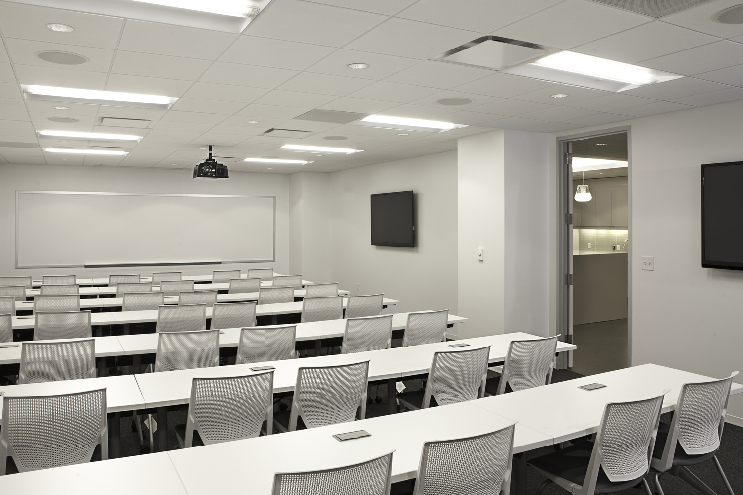 AdvantEdge Business Center – L.F. Jennings