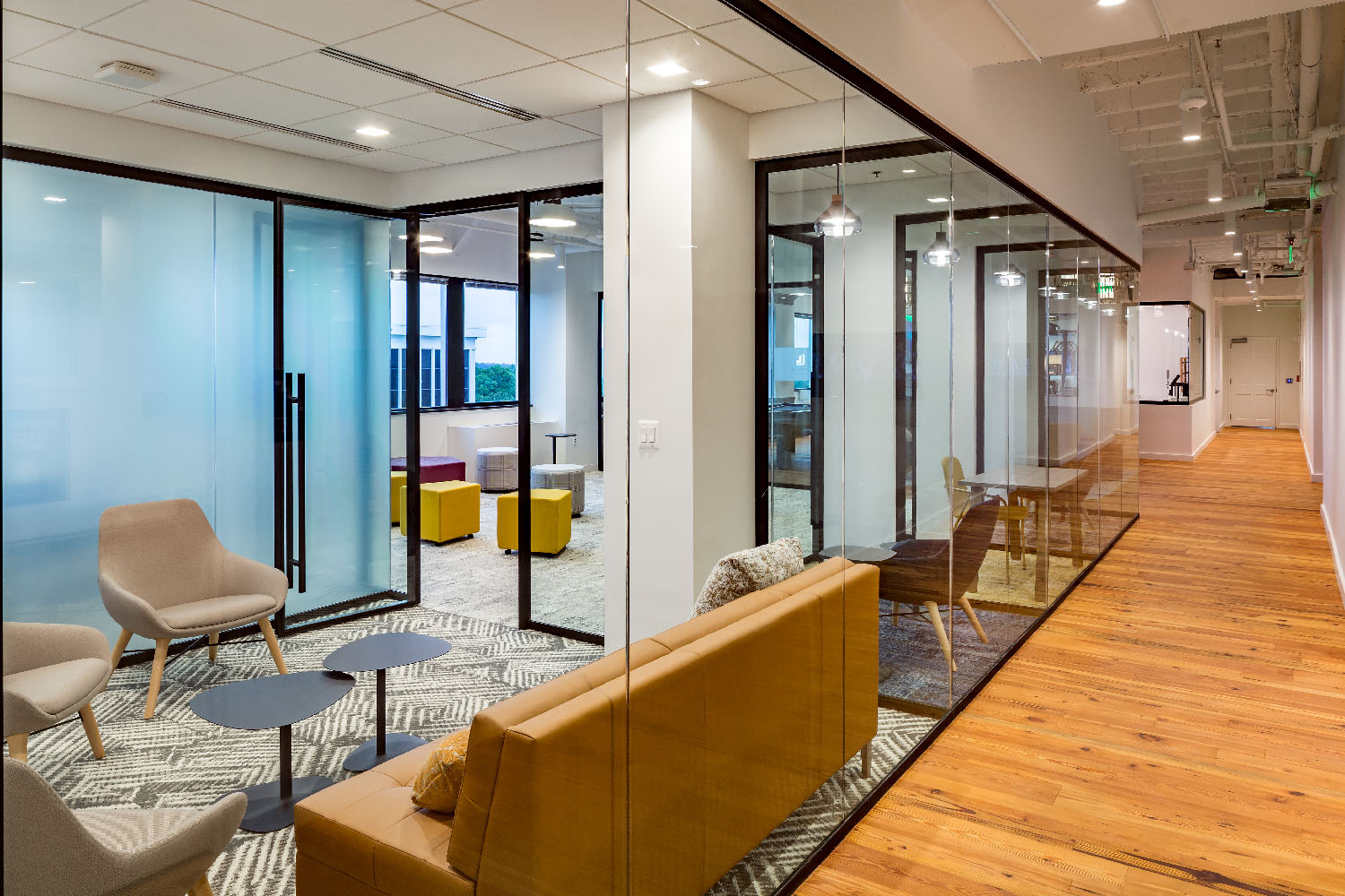 Lookout at 6400 Tenant Lounge – L.F. Jennings