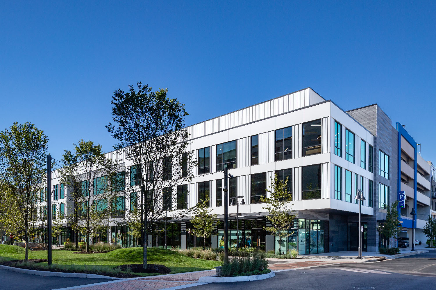 One Endicott at One Loudoun – L.F. Jennings